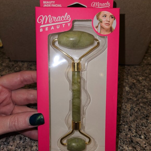 Miracle Beauty | Skincare | 35 Nib Miracle Beauty Jade Facial Roller ...